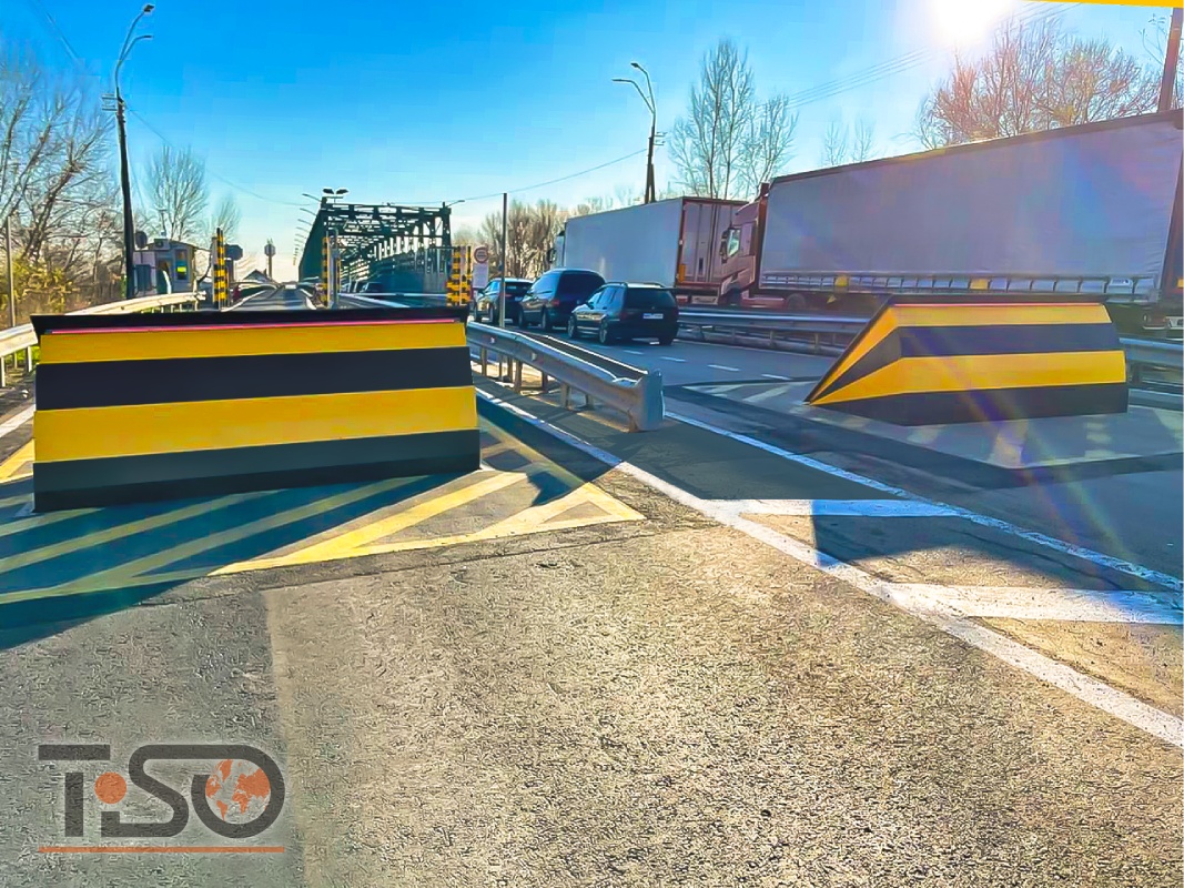 TiSO road blockers M50 high security road blocker